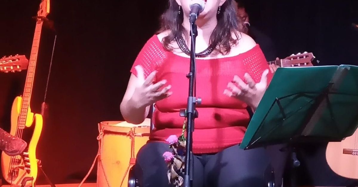 Laura Salas -Tango y música latinoamericana- Teatro de la Estación de ...