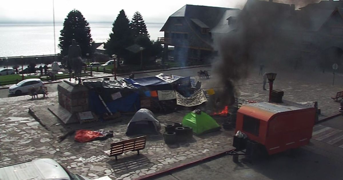 La protesta policial en Bariloche lleva 21 días: hay una denuncia por ...
