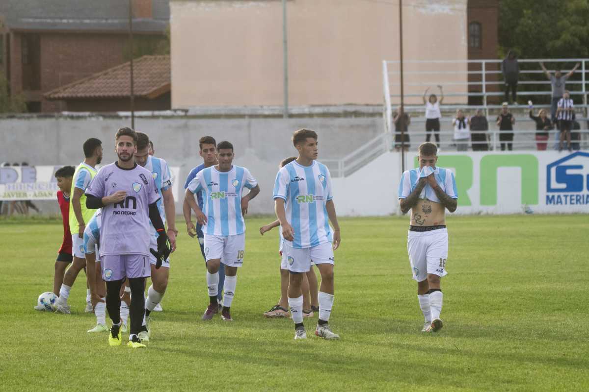 Sol de Mayo no levanta cabeza y sigue último en el Federal A - Diario ...