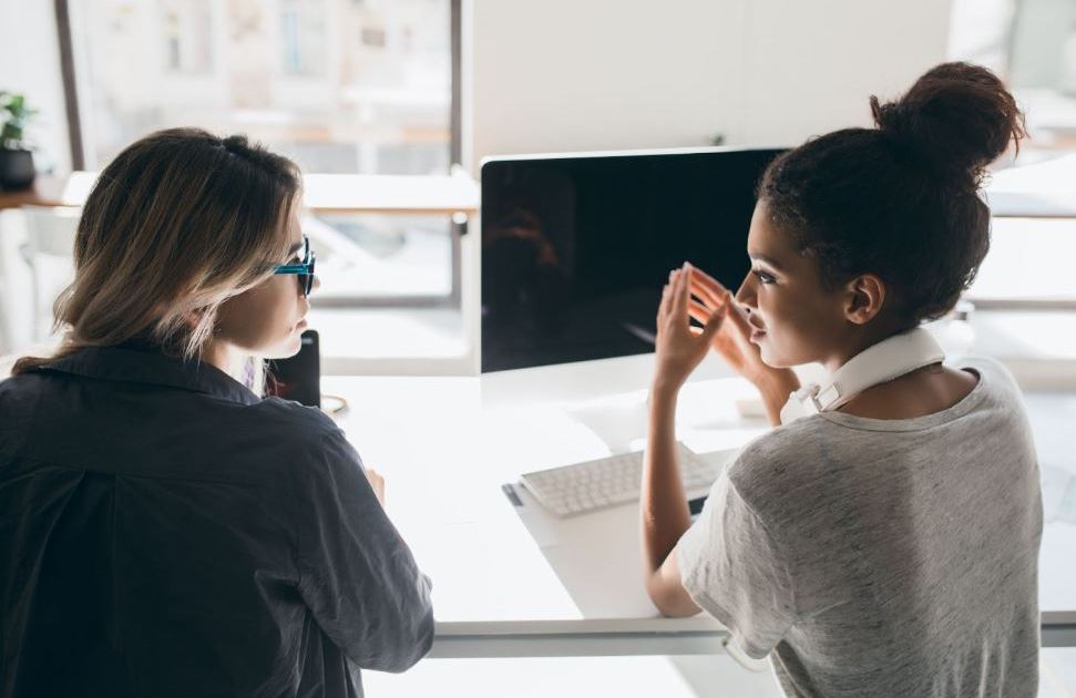 Brecha digital de género: conocé la organización que empodera a mujeres a través de la ...