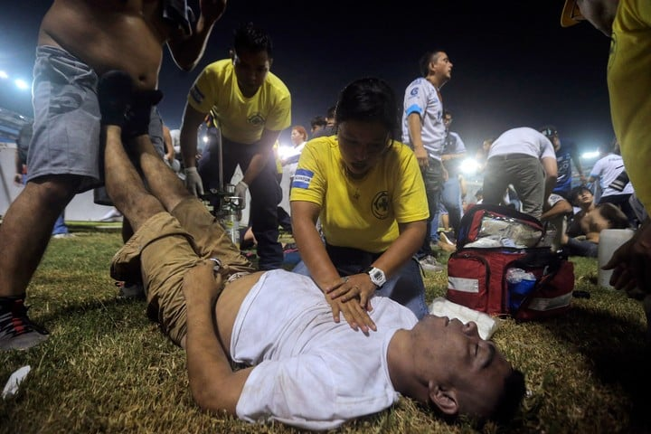at least 12 dead after a human stampede in a football stadium - Archyde