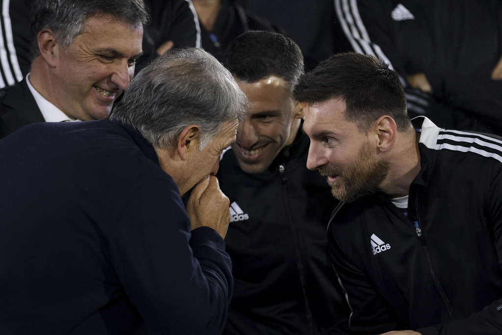 El Tata Martino reveló la charla que tuvo con Messi antes de asumir en ...