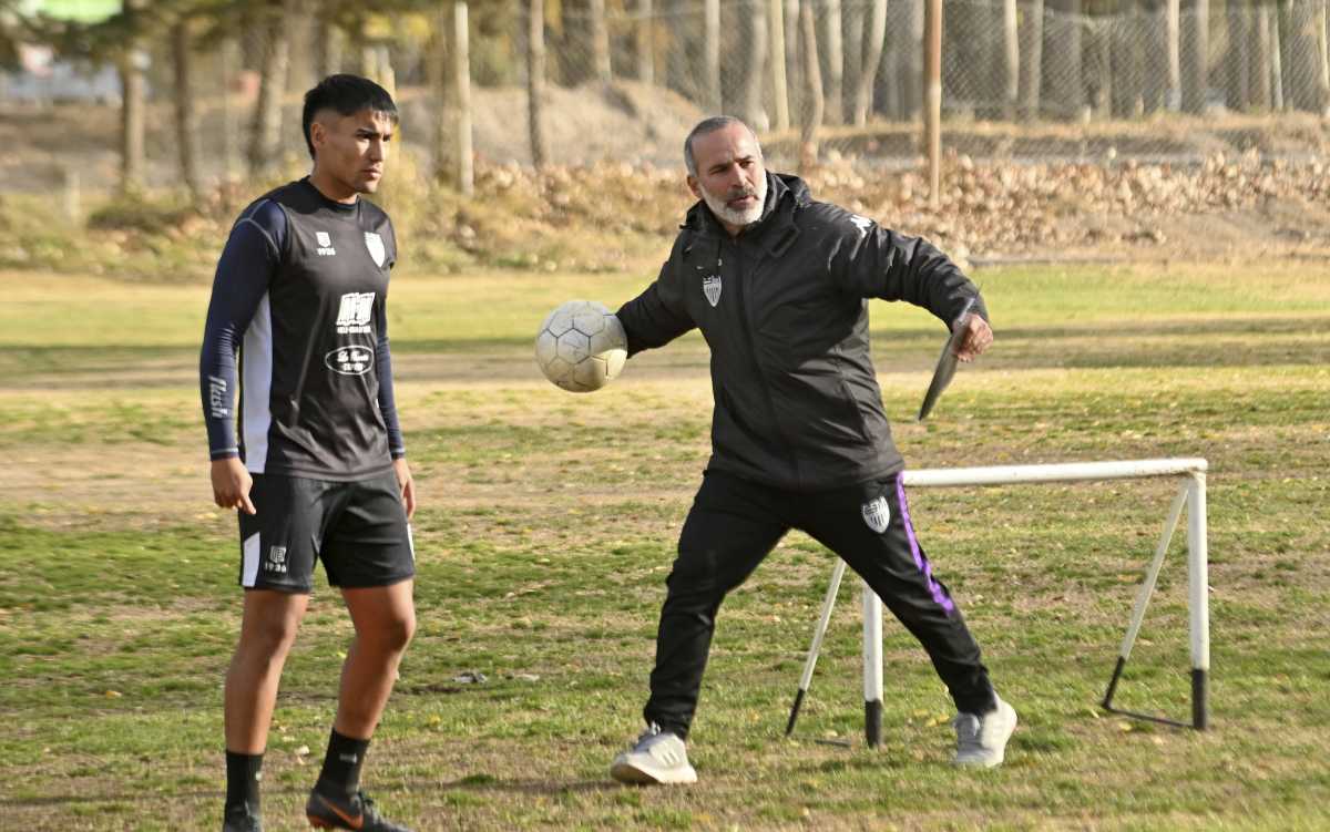 Bruno Gorer arrancó su interinato en Cipolletti: «Me vengo preparando ...
