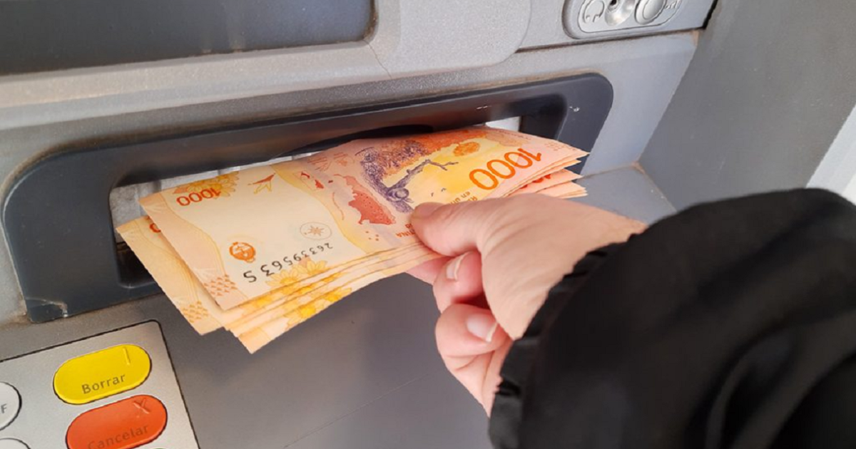 Bonuses and fixed sums: what salaries, retirements and plans charge ...