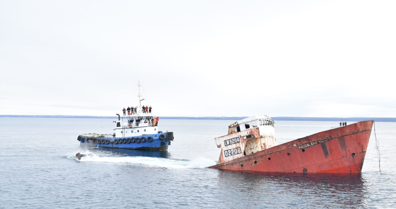 Las Grutas: así de impactante fue el hundimiento del quinto barco del ...