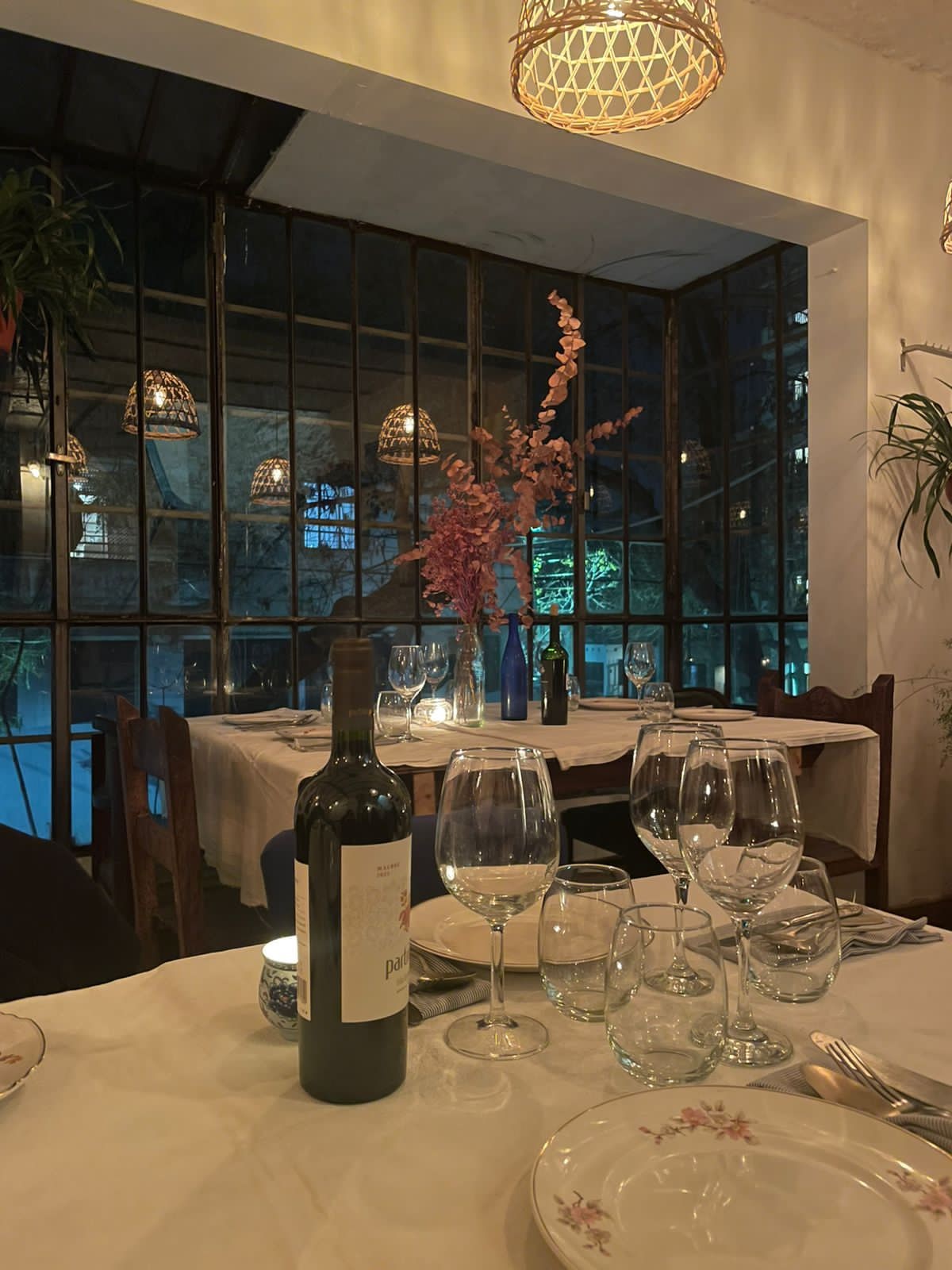 Neo-salonnieres: dos jóvenes organizan tertulias en su casa para debatir sobre la actualidad con ...