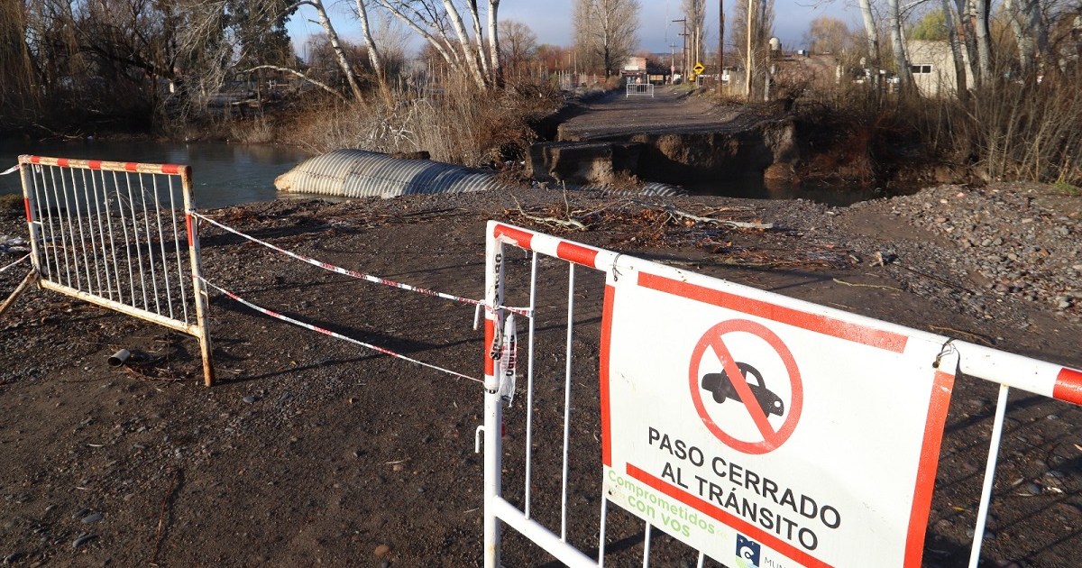 Vecinos de la isla Jordán de Cipolletti evalúan realizar un corte si el ...