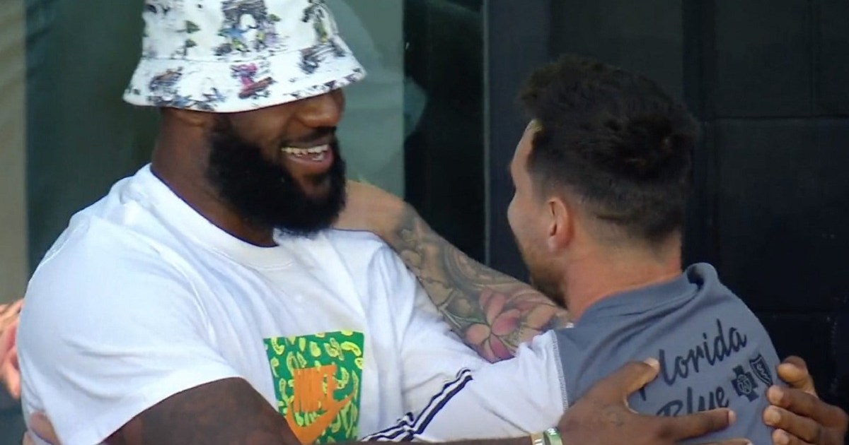 El extenso abrazo entre Lionel Messi y LeBron James, en la previa del ...