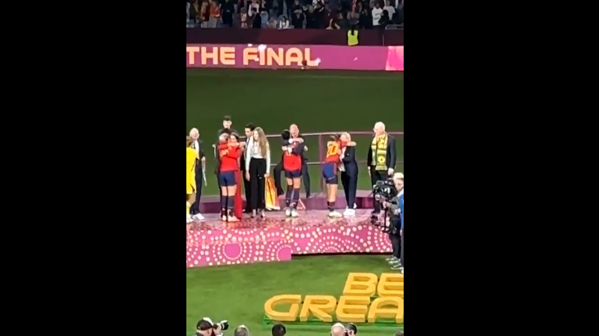 Un video desmiente a Luis Rubiales, en medio de la polémica por el beso ...