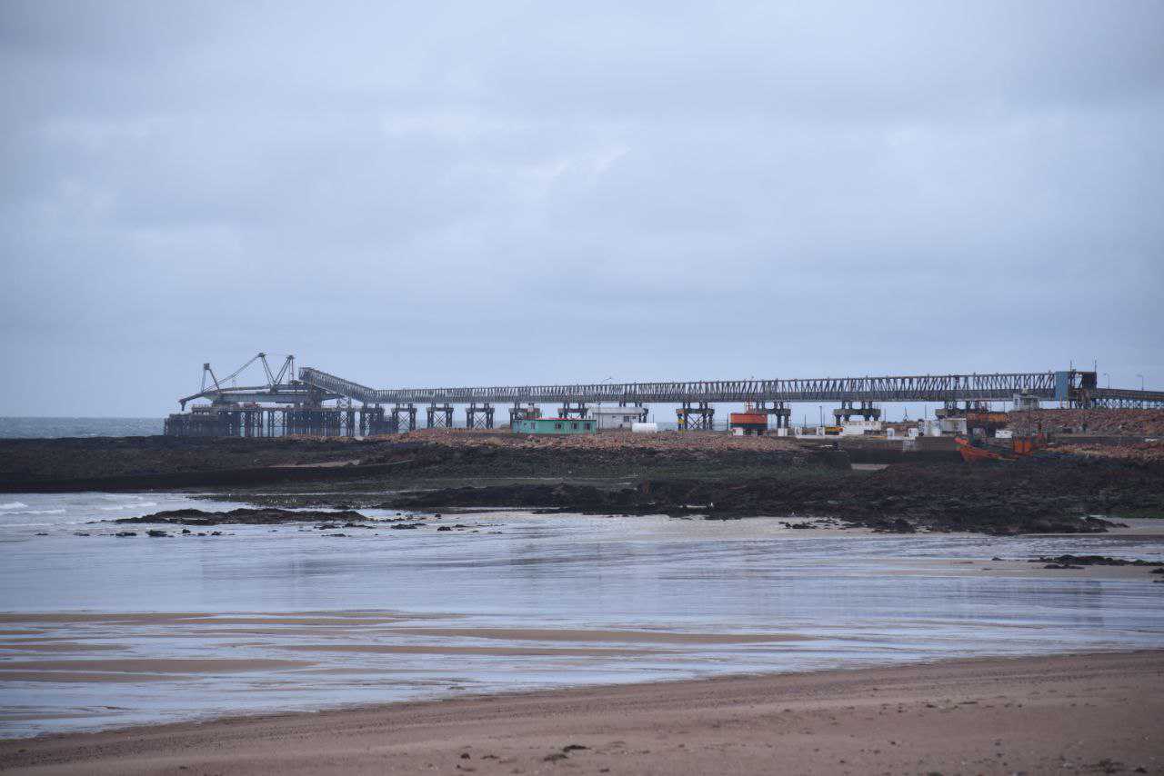 Así está el lugar donde YPF montará el puerto del oleoducto en Punta ...
