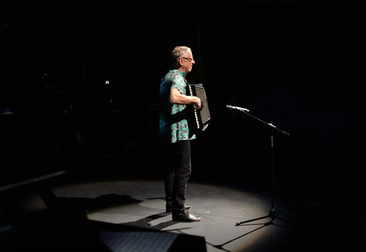 Todos estos años de música: Hugo Fattoruso celebra sus 80 con una gira ...