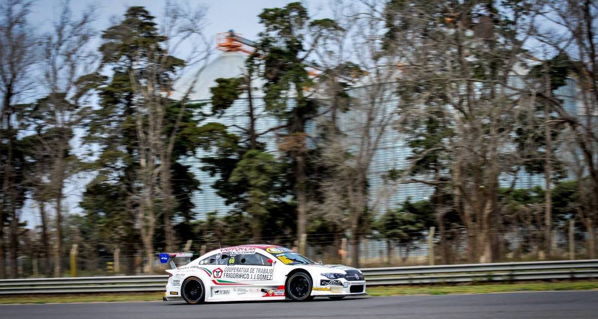 Martín Alessi climbed to the podium in the sprint of the Top Race ...