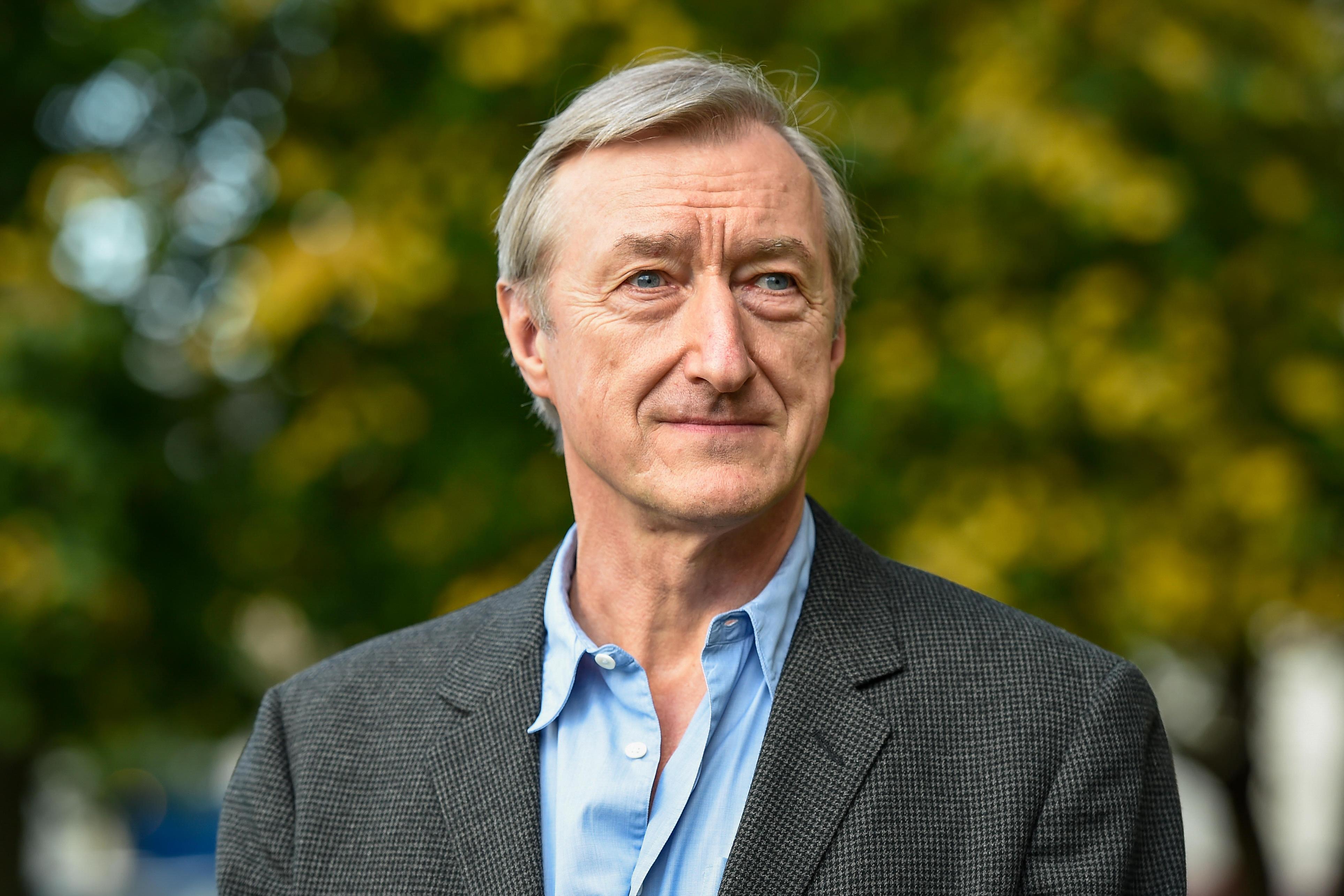 “Elizabeth Finch”, de Julian Barnes: la maestra más cautivadora y ...