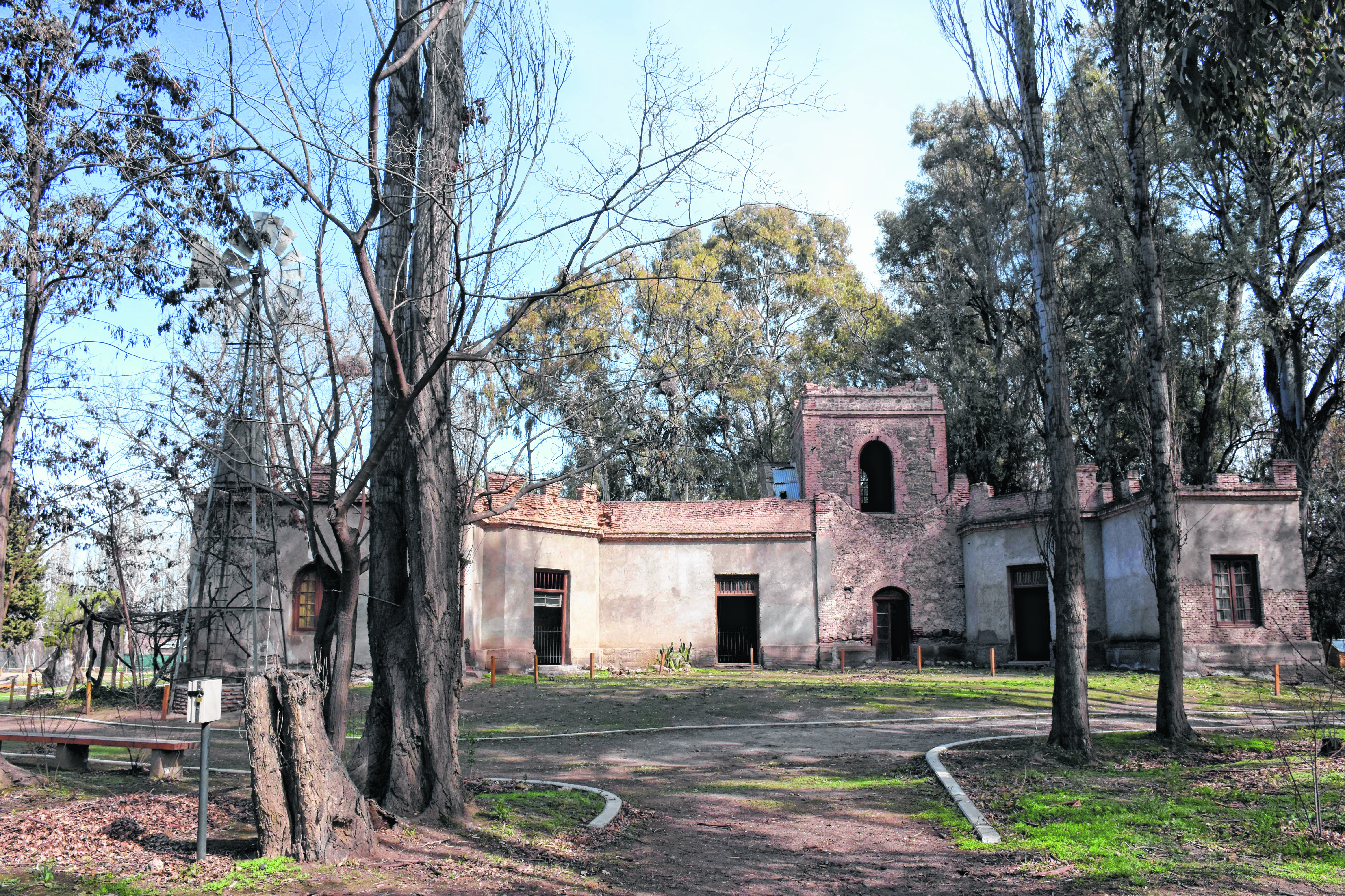 Torre Talero, la historia impresa en la piedra - Diario Río Negro