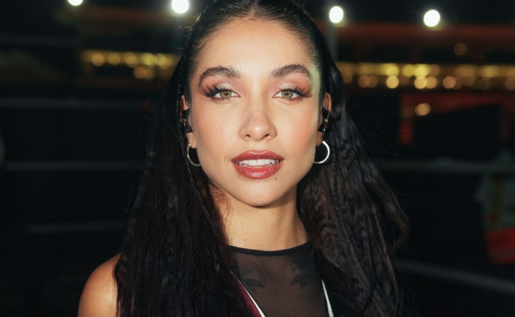 Fenómeno María Becerra: es la primera mujer argentina que llenará un ...