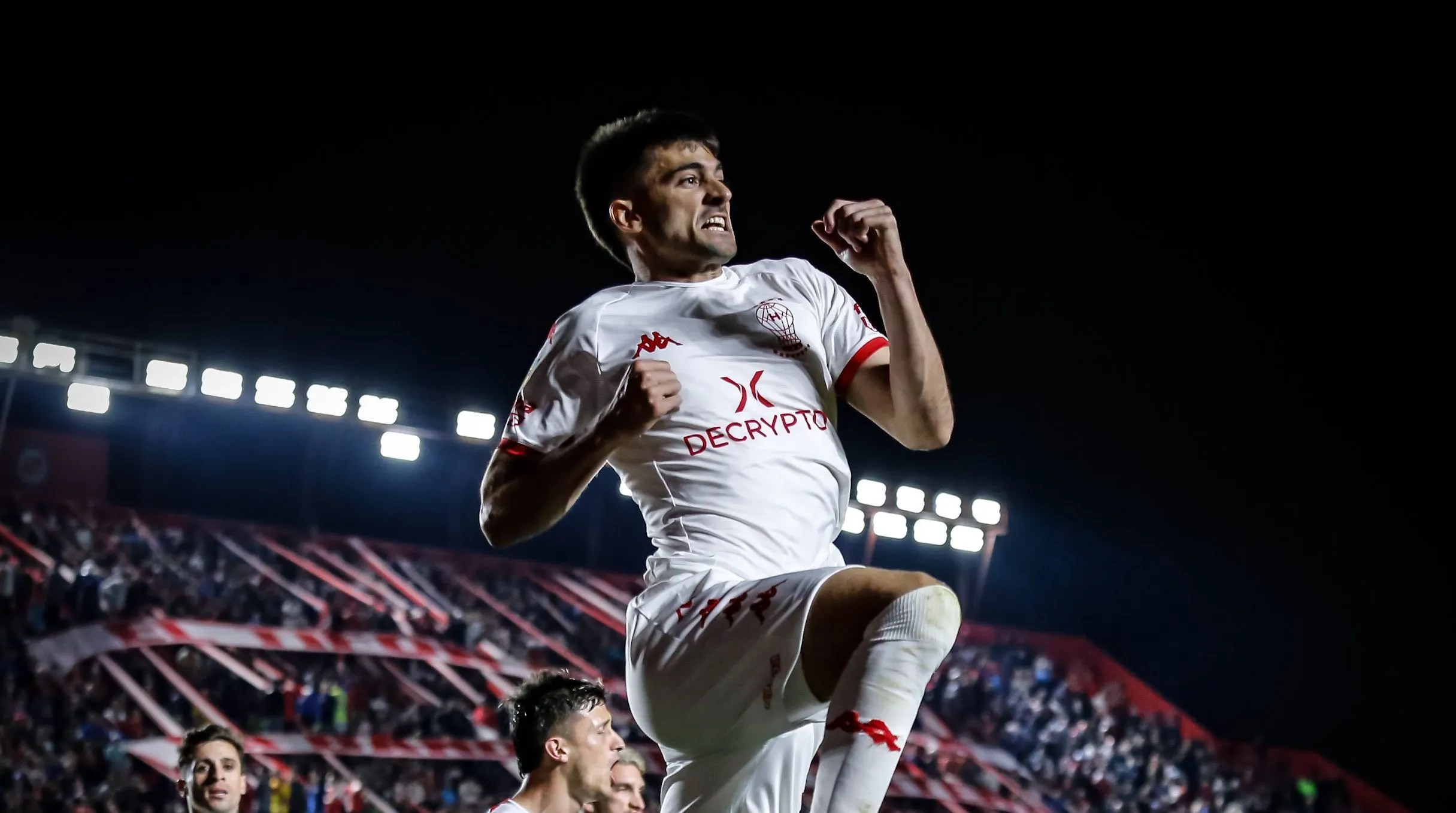 Huracán dio pelea, le ganó a Argentinos Juniors y salió del descenso ...