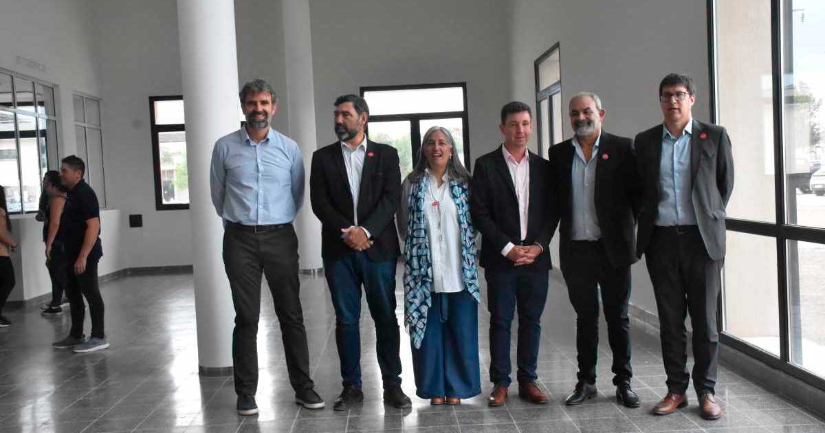 Inauguraron nuevo edificio académico y de investigación de la UNRN en ...