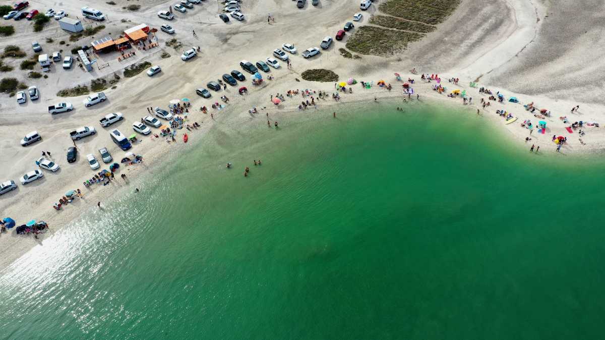 Punta Perdices: así es el Caribe de la Patagonia, la playa que la rompe ...