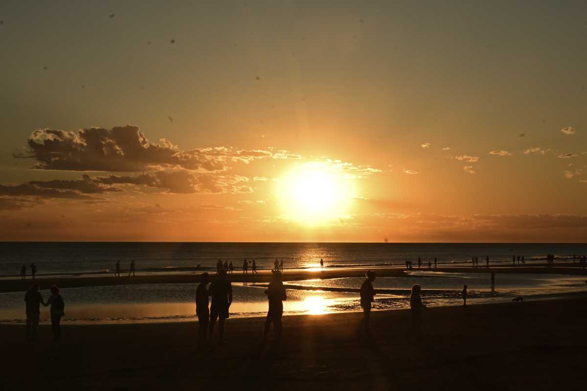 Monte Hermoso de sol a sol: 10 fotos de la playa de los amaneceres y ...