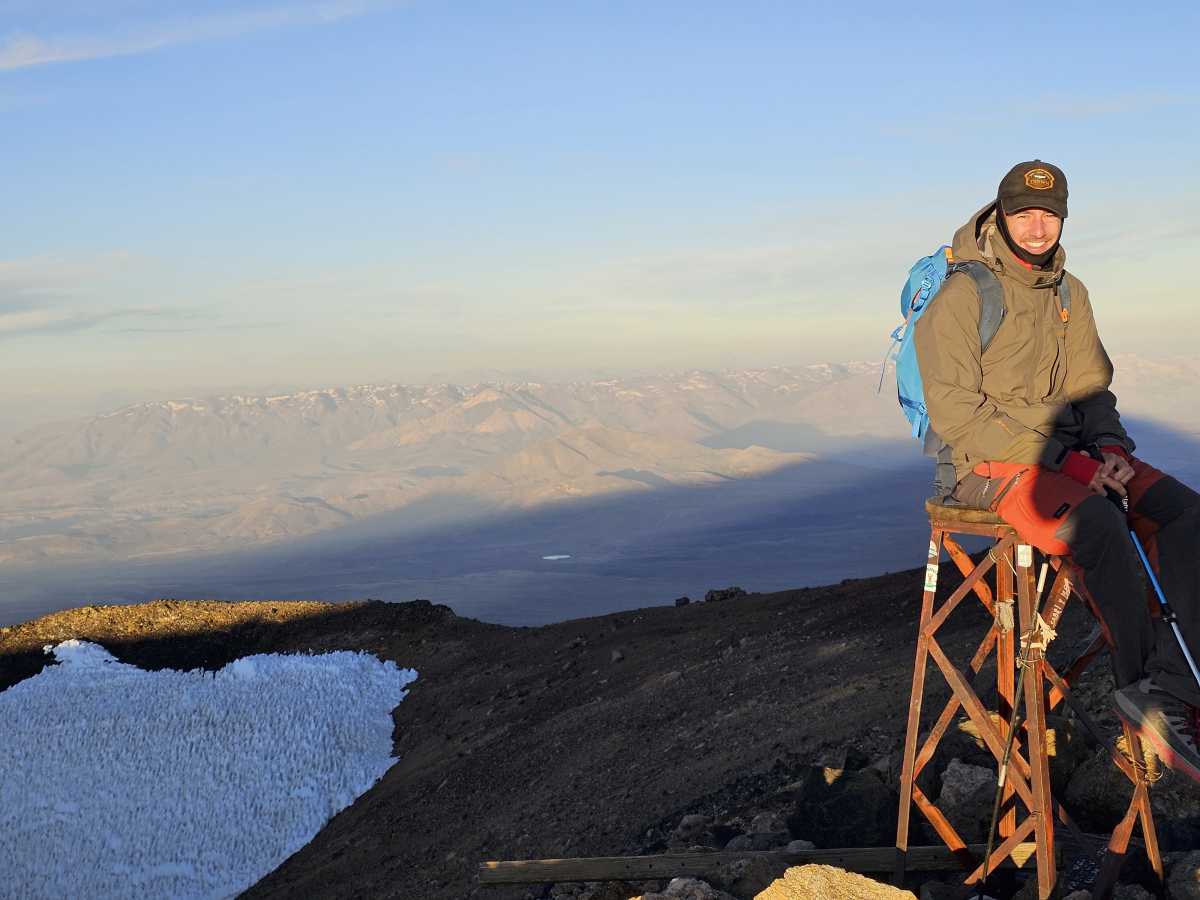 Hizo cumbre en los volcanes Copahue, Lanín y Tromen en 5 días de épicos ...