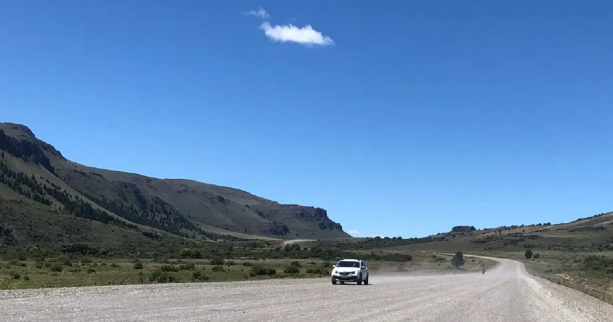 El ruinoso estado de la Ruta 23 en la zona de ripio entre Jacobacci y ...