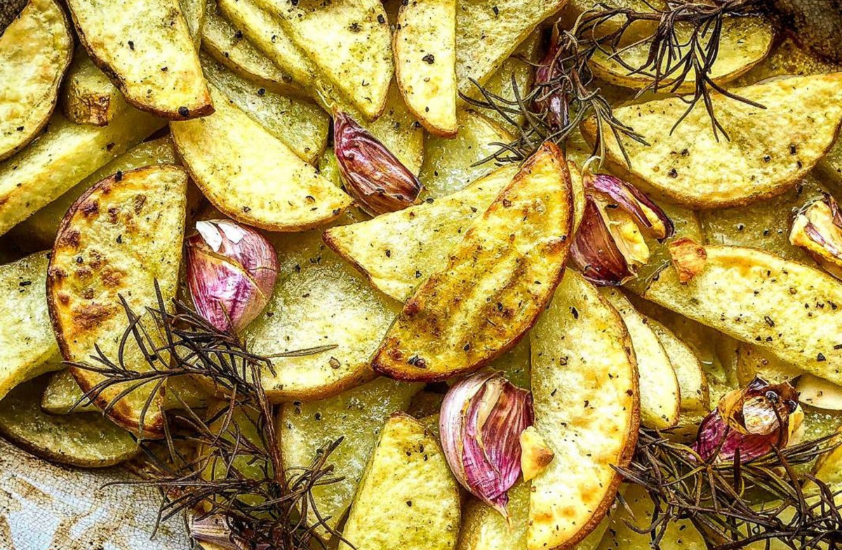 Una fácil: 2 versiones de cómo hacer papas rústicas - Diario Río Negro