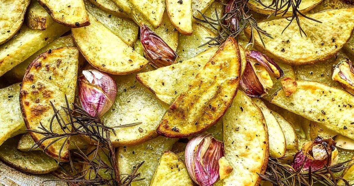 Una fácil: 2 versiones de cómo hacer papas rústicas - Diario Río Negro