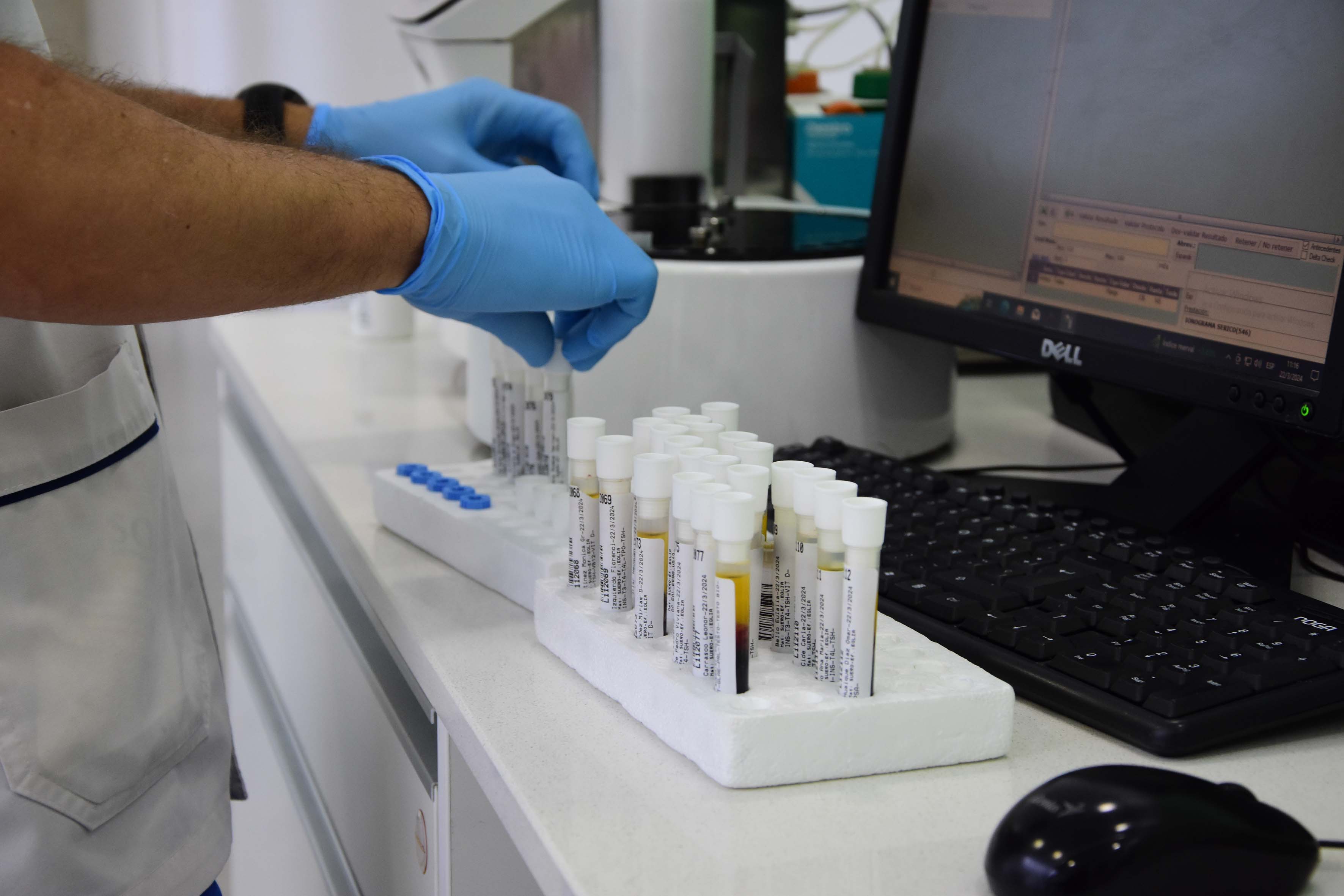 Roca: la impactante transformación de un tradicional laboratorio de análisis clínicos - Diario ...