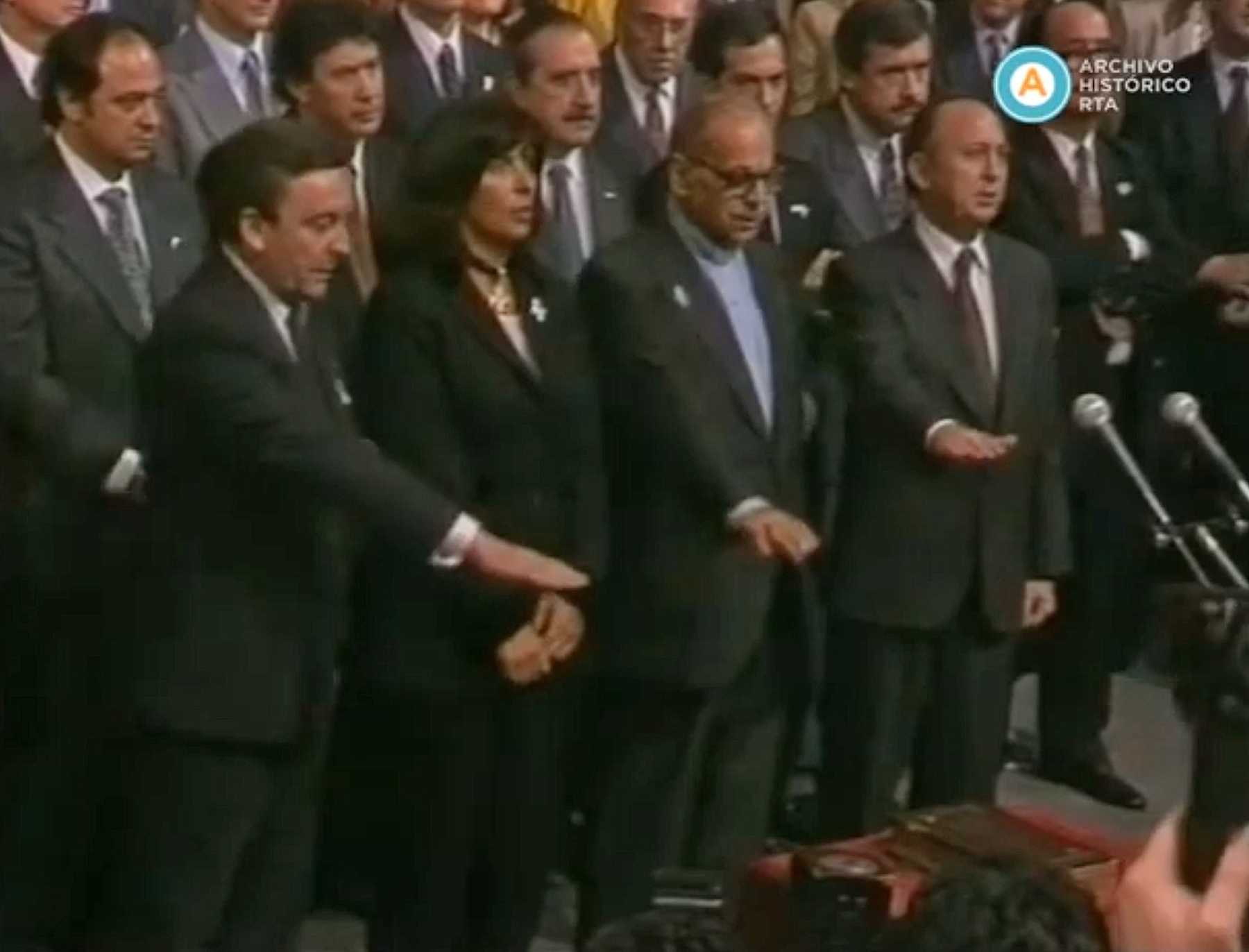 A 30 años de la renuncia de De Nevares a la Constituyente: una bancada ...