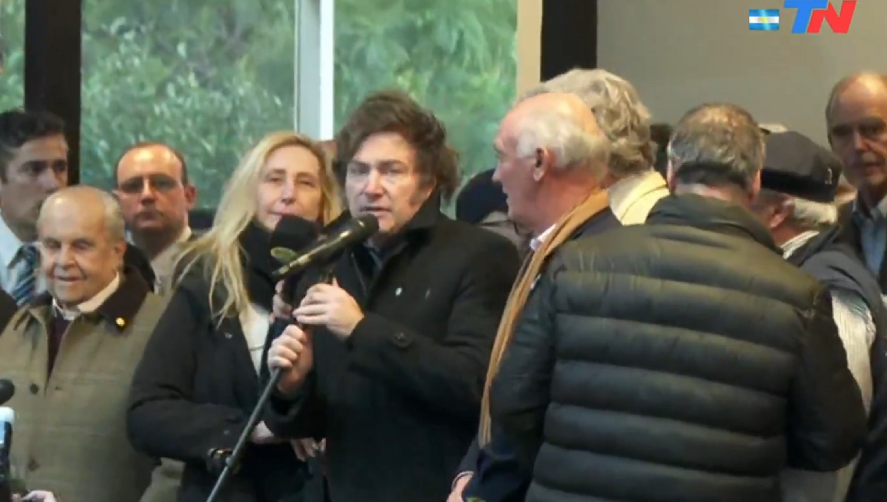 Javier Milei aseguró que va a «eliminar el impuesto PAIS y después las ...