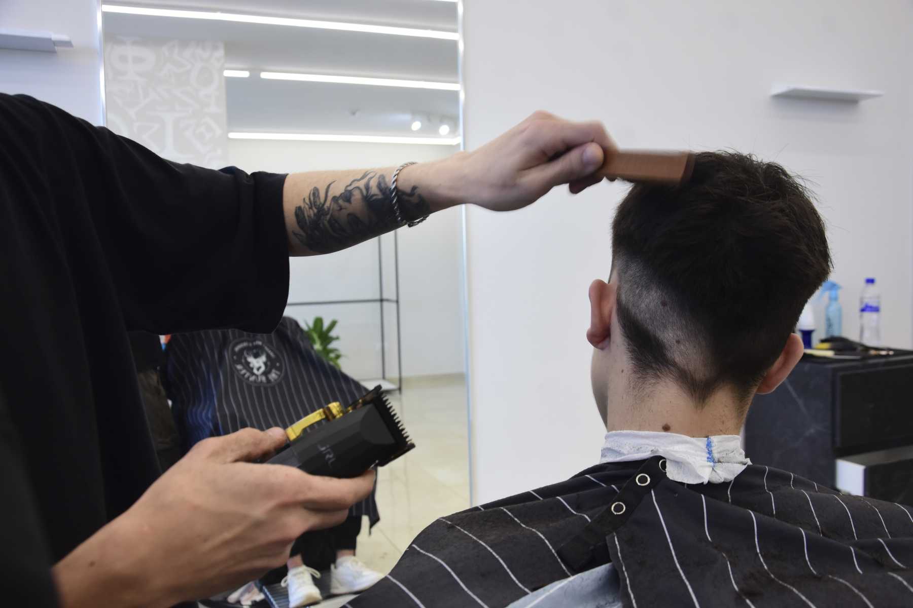 Barberías de Neuquén, el furor de los adolescentes sin barba - Diario ...