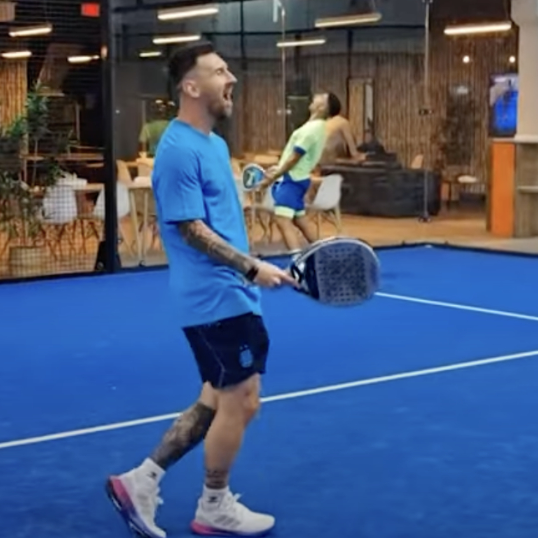 El inédito video de Lionel Messi jugando al pádel con Luis Suárez en ...