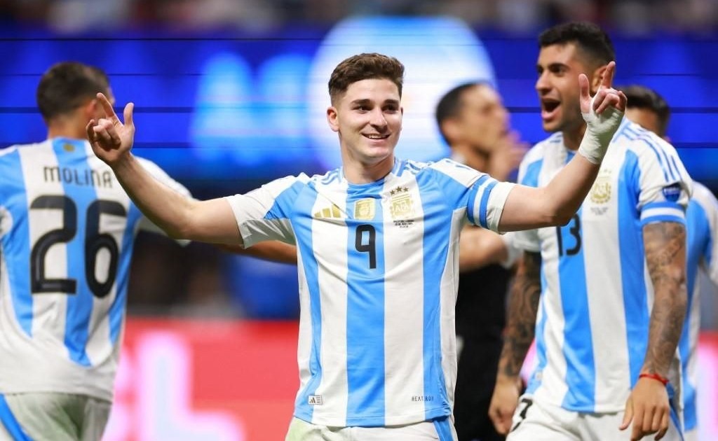 Julián Álvarez cortó su mala racha y volvió a hacer un gol después del ...