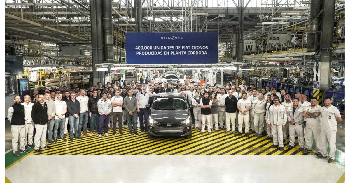 Fiat festeja los 400.000 Cronos producidos en Argentina - Diario Río Negro