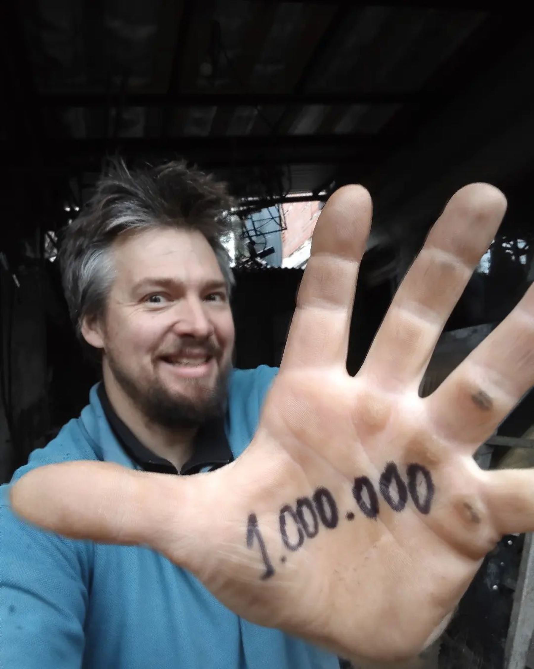 Guillermo Galetti, desde Villa La Angostura convierte basura en obras ...