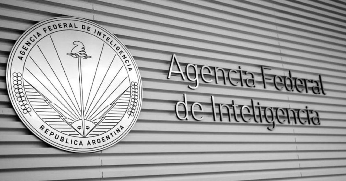 Vuelve la SIDE: Javier Milei ordenó la disolución de la AFI e introdujo ...