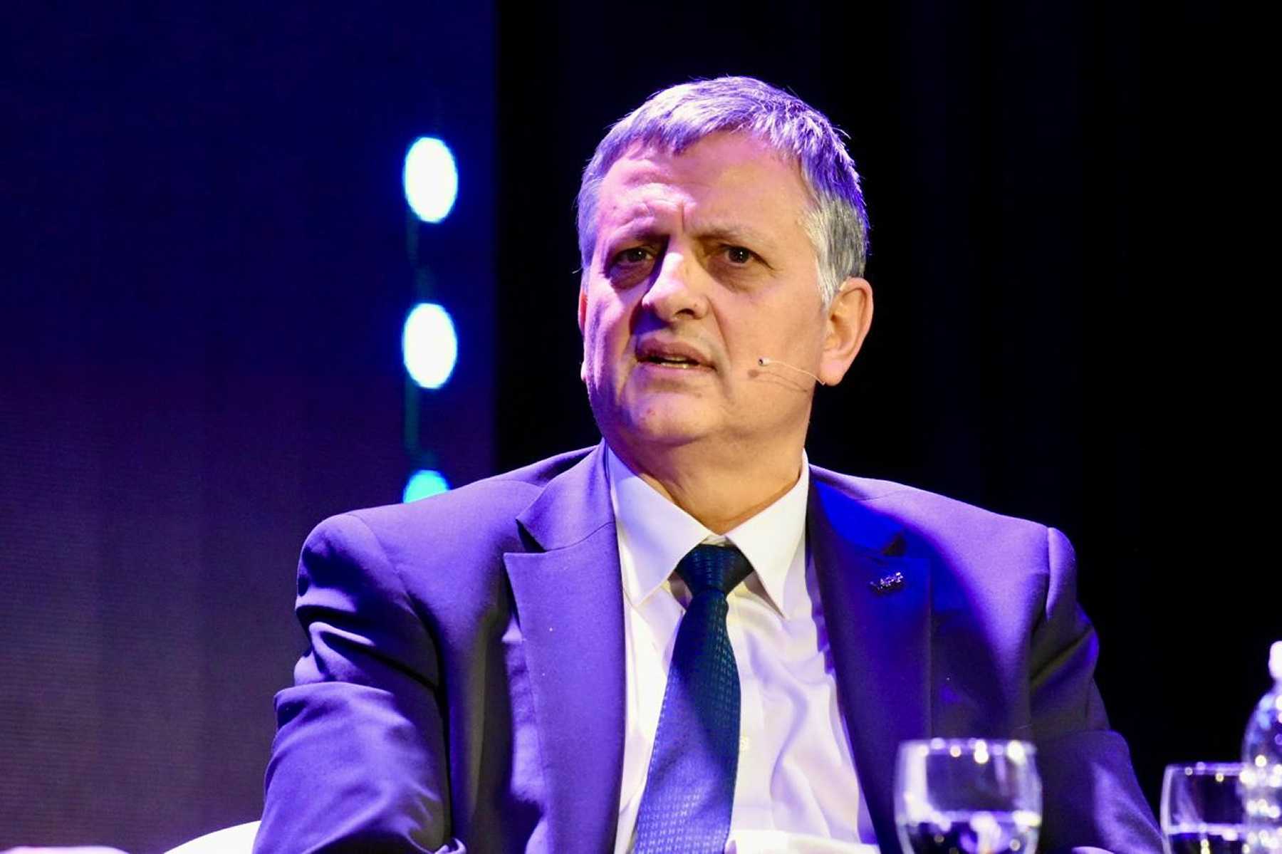 YPF iniciará negociaciones con India para la venta de GNL - Diario Río ...