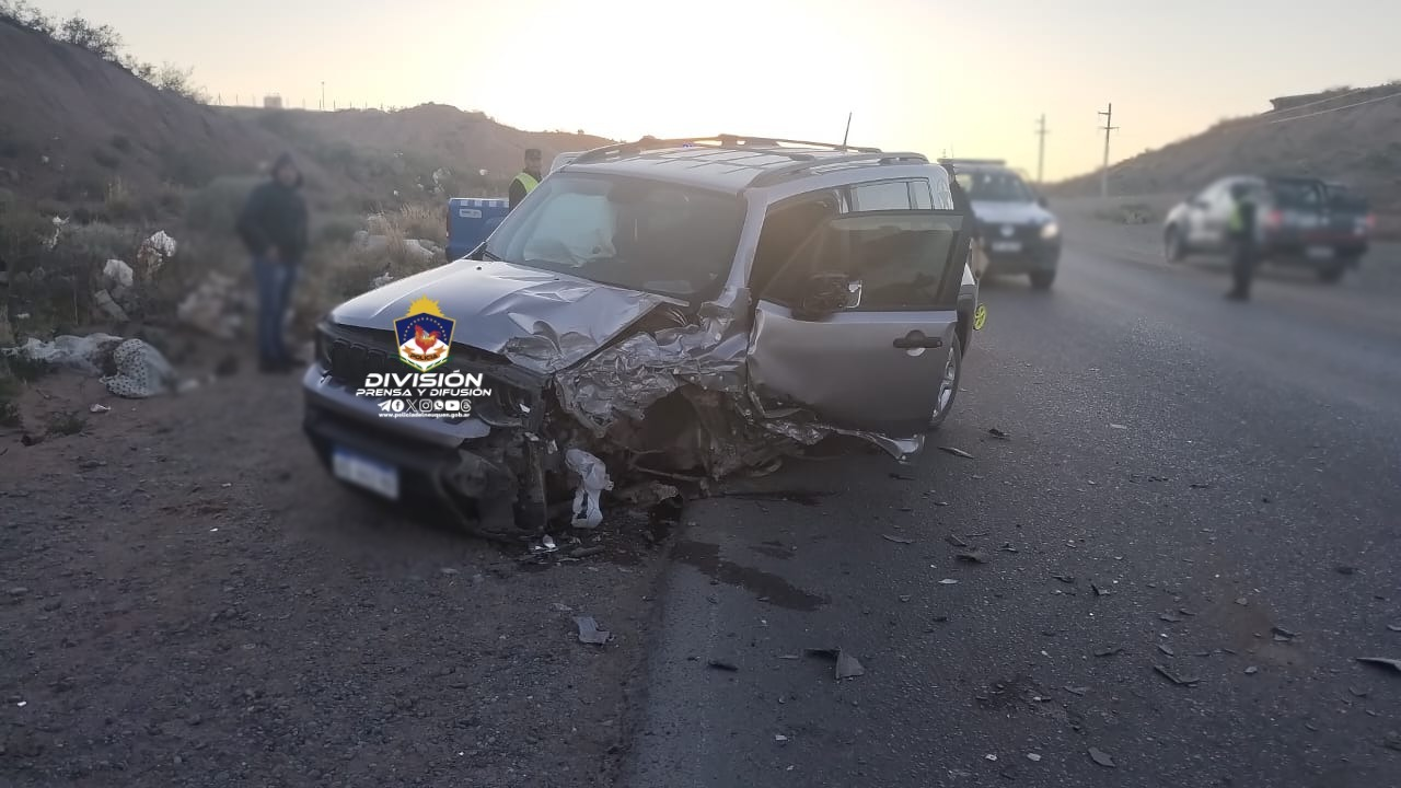Choque frontal en acceso a la Autovía Norte de Neuquén: uno de los ...