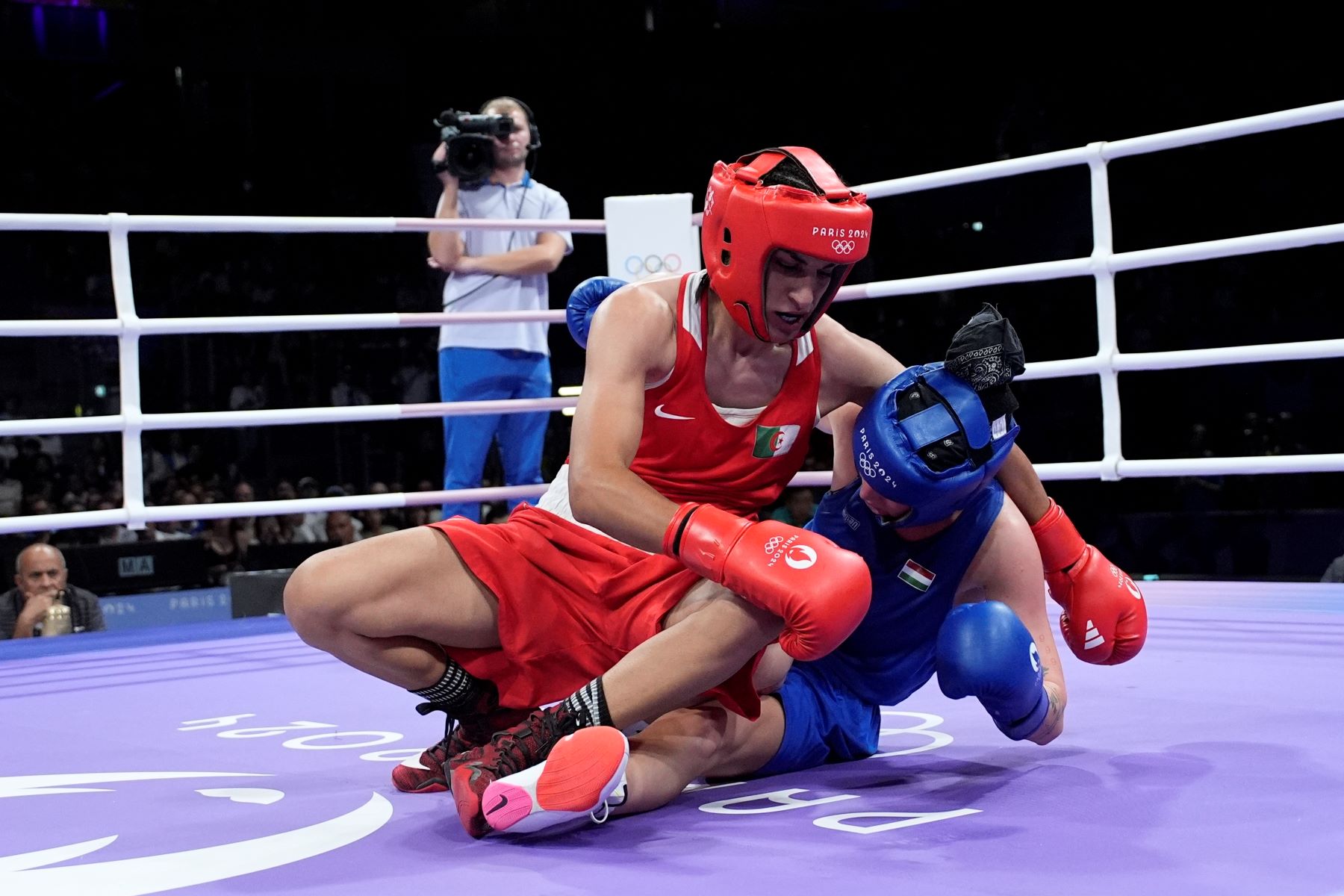 Khelif, la boxeadora de la polémica, volvió a ganar y se aseguró una ...