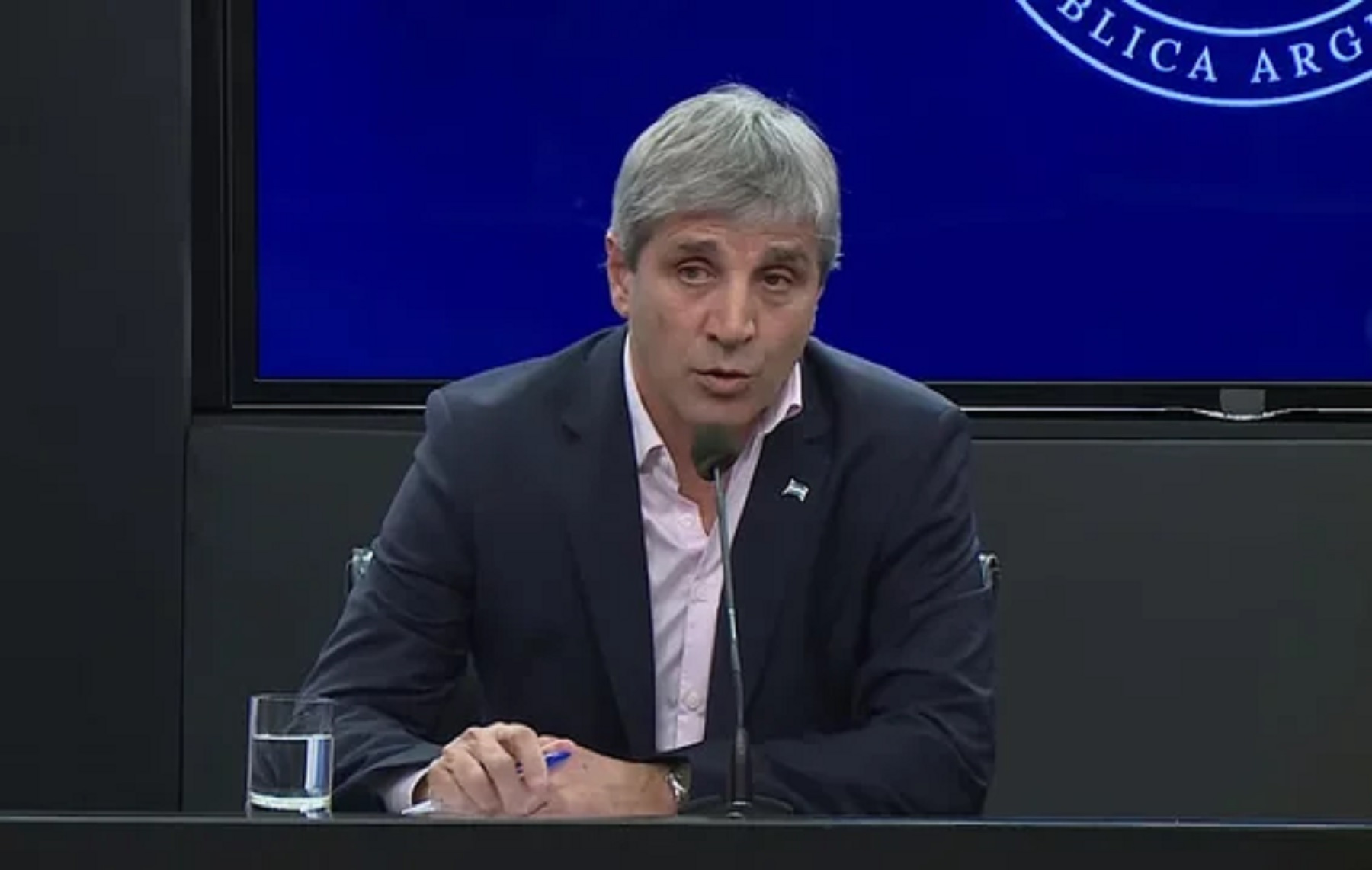 Es oficial: el Estado nacional cerró agosto con otro superávit fiscal ...