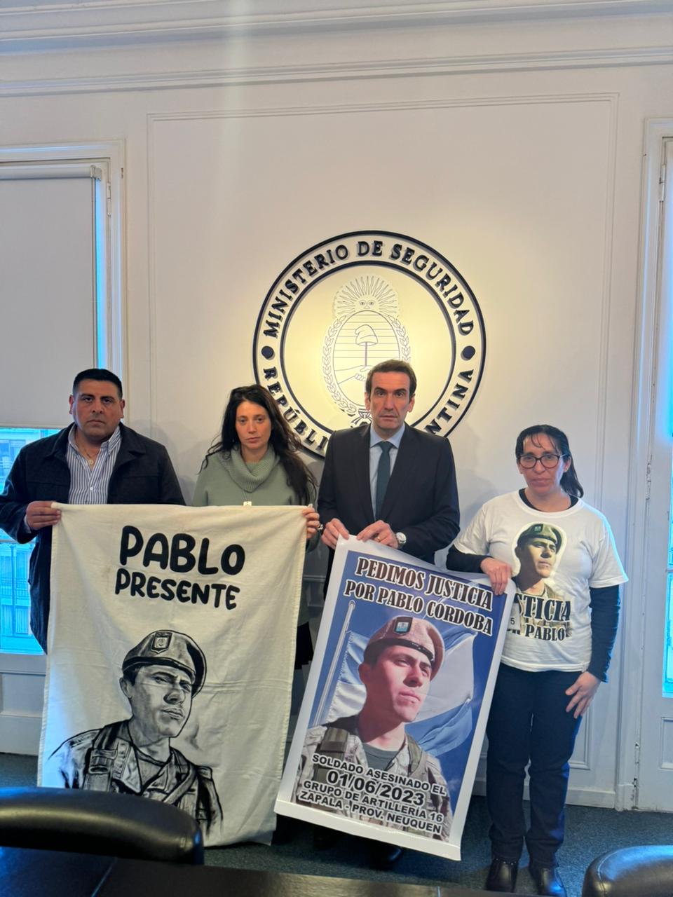 Patricia Bullrich recibió a la familia del soldado Pablo Córdoba de ...