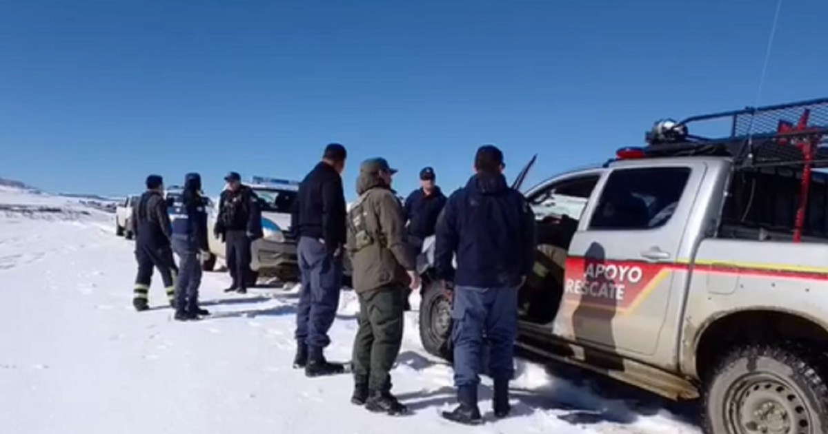 Video | Otra vez atrapados en una ruta cerrada por la nieve en Neuquén ...