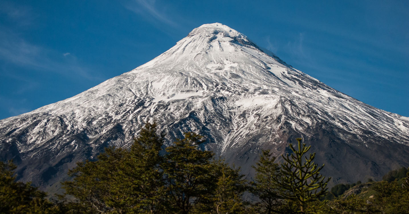 Es tiempo del Volcán Lanín: requisitos que necesitás saber antes de ...