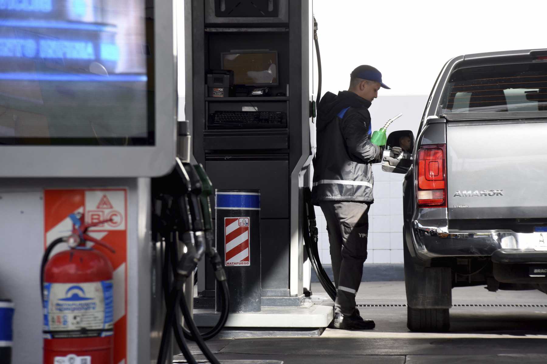 Aumenta la nafta y el gasoil en febrero: qué factores impactarán en el precio final - Diario Río ...