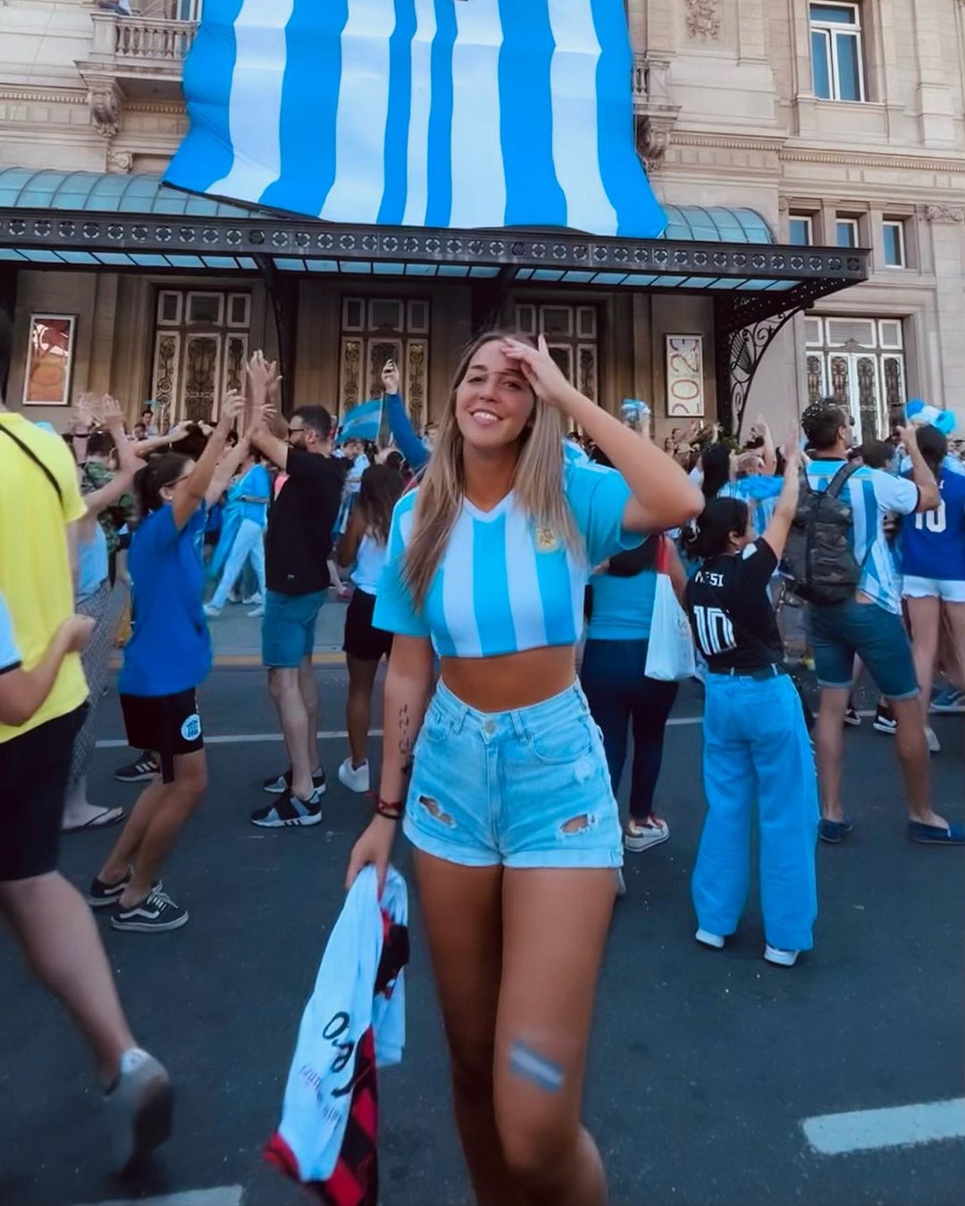 Quién es Florencia Chiusano, la joven que cantó tras la victoria de ...