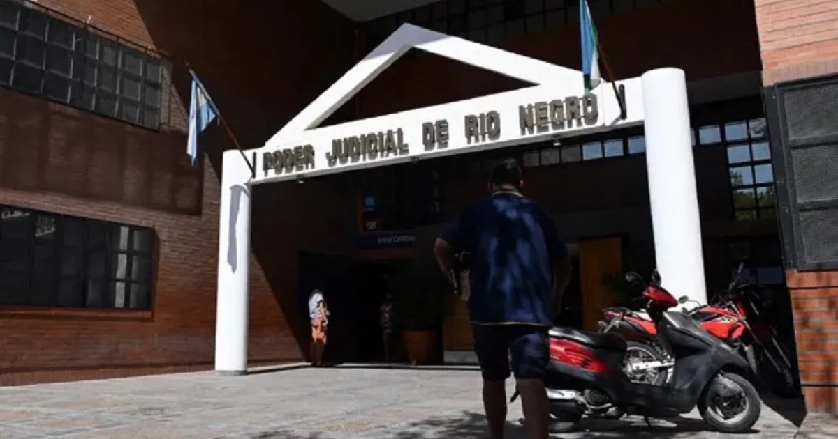 Su padre la reconoció solo para cobrar salario familiar: finalmente se quitó su apellido, en San ...