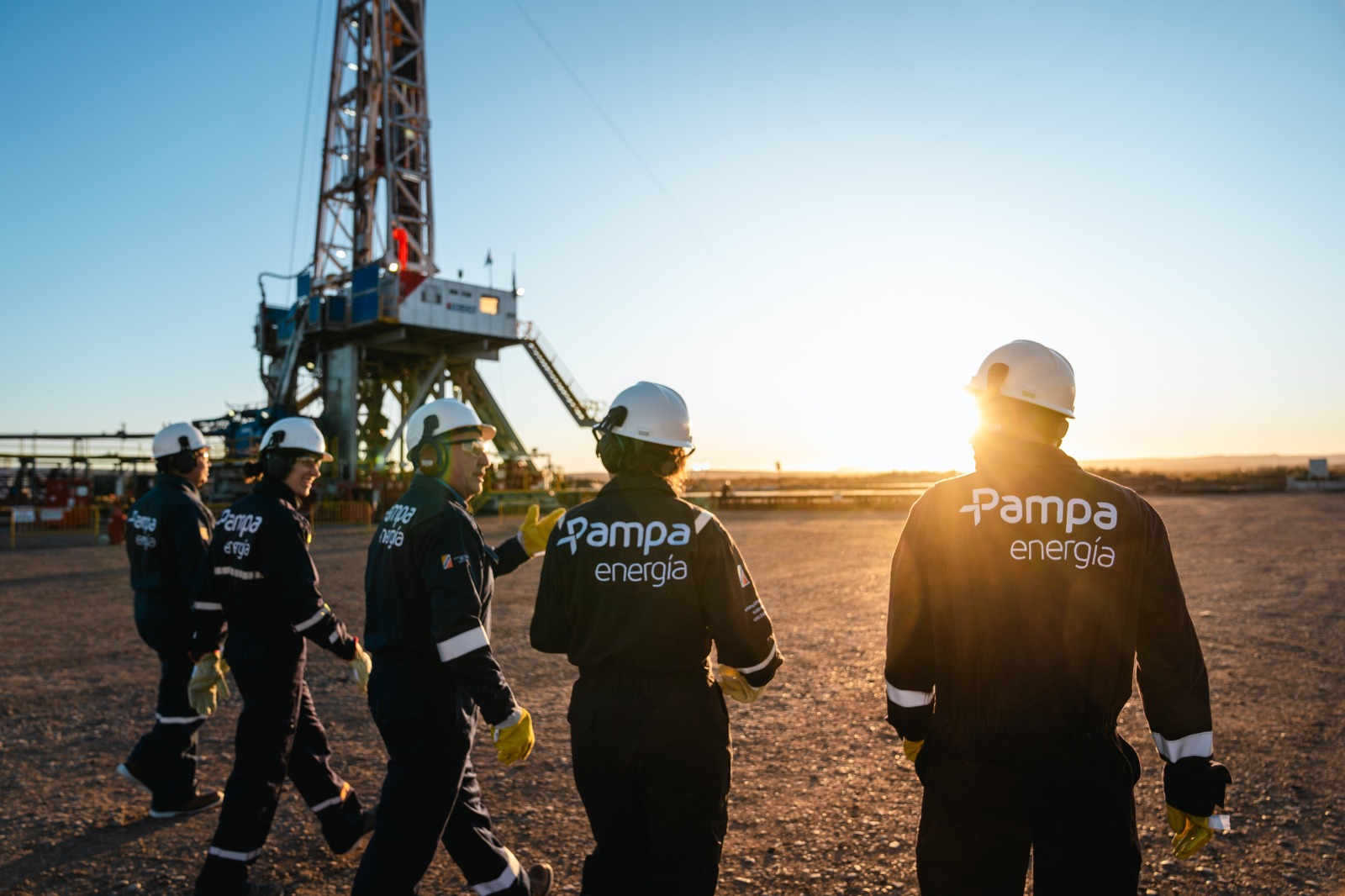 Con el ojo puesto en el petróleo de Vaca Muerta, Pampa Energía salió al ...