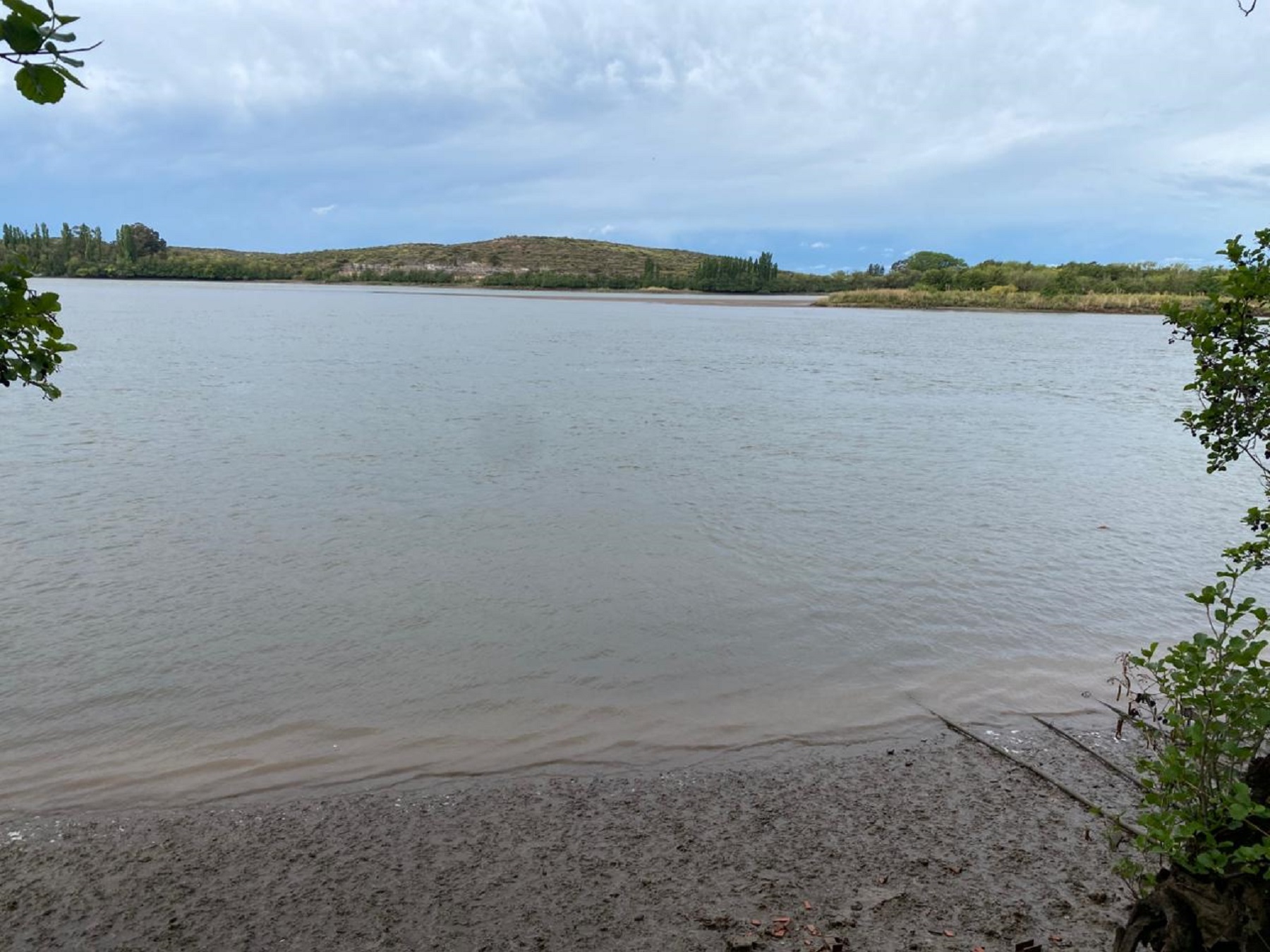 Quién era el hombre murió en el río Negro, en Viedma: retoman la ...