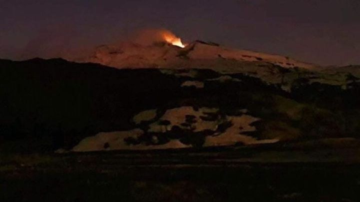 El volcán Copahue emitió gases: por qué se produce la incandescencia en ...