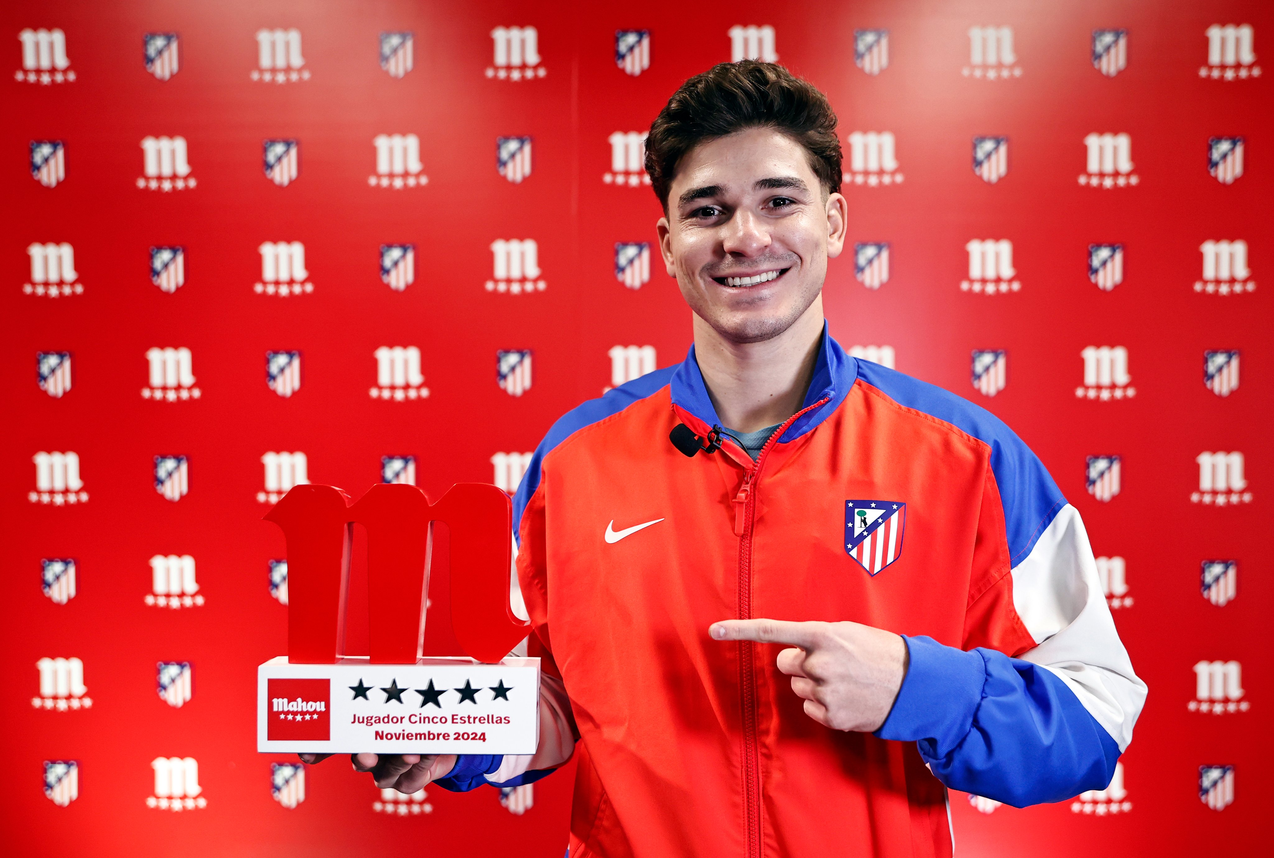 Julián Álvarez recibió una distinción por su gran presente en Atlético ...